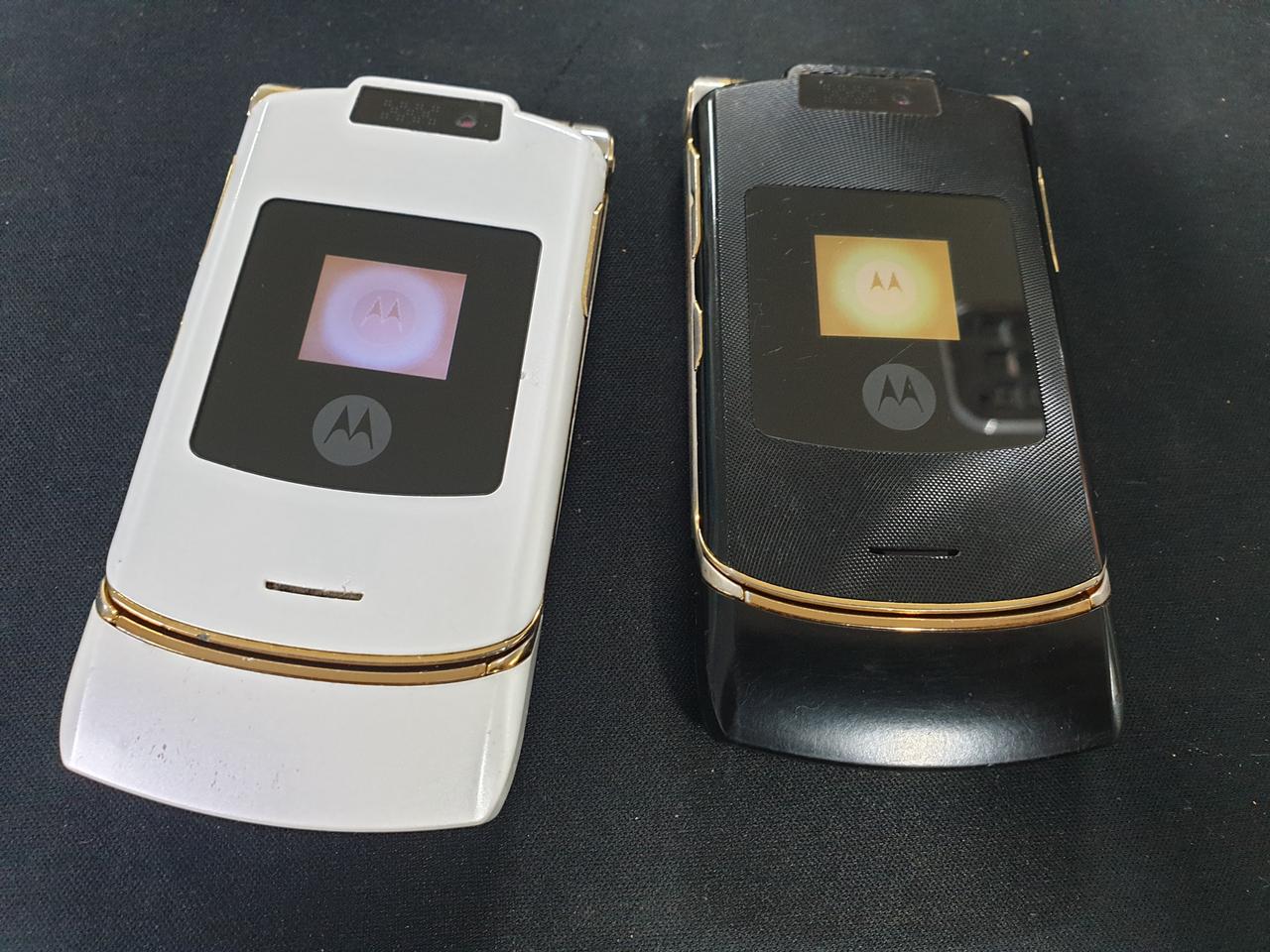 모토로라 3g 폴더 레이저룩(MS500W) 2대 팝니... | 헬로마켓