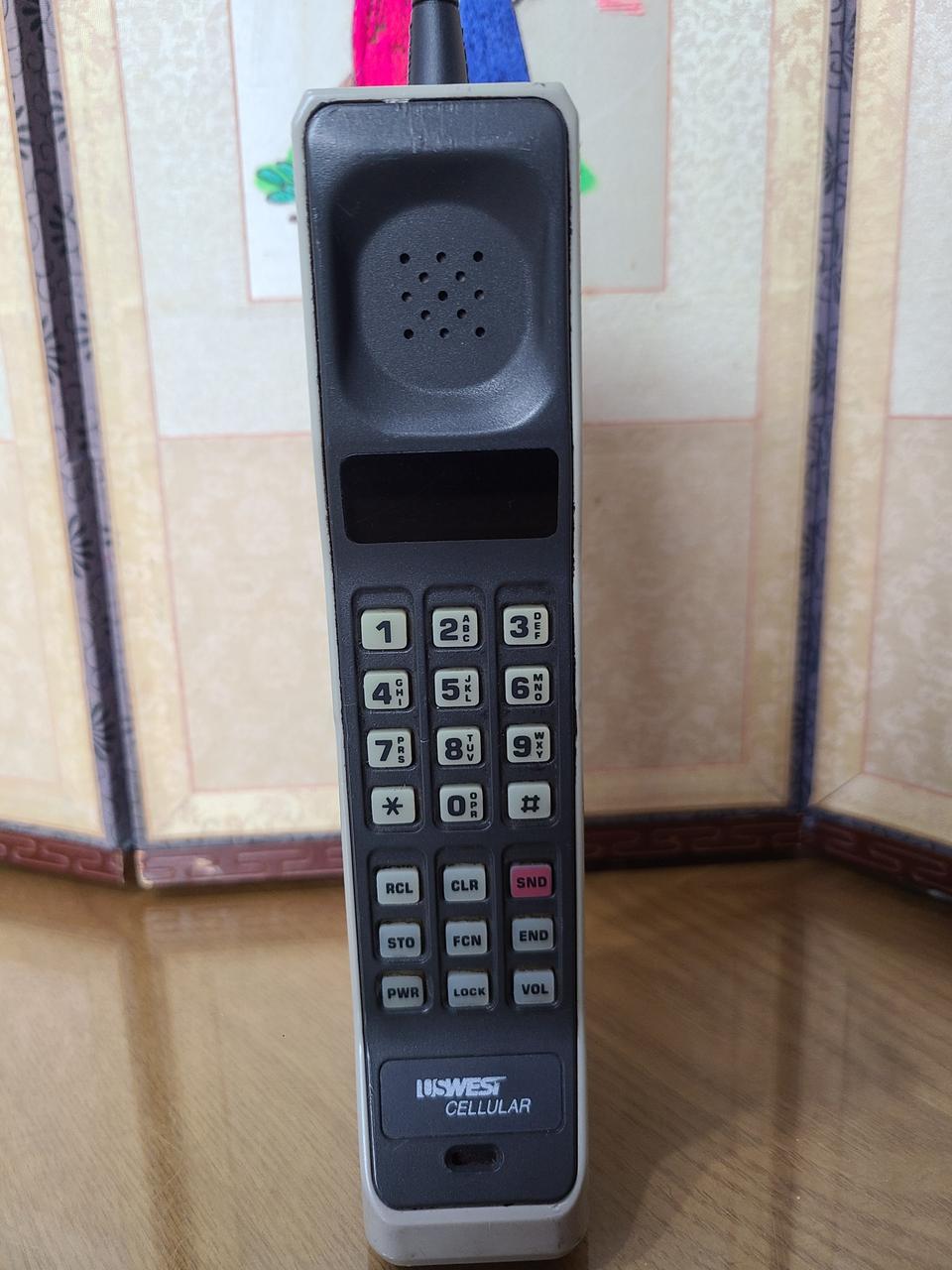 추억속의 모토로라 Cellular 벽돌폰 세컨웨어