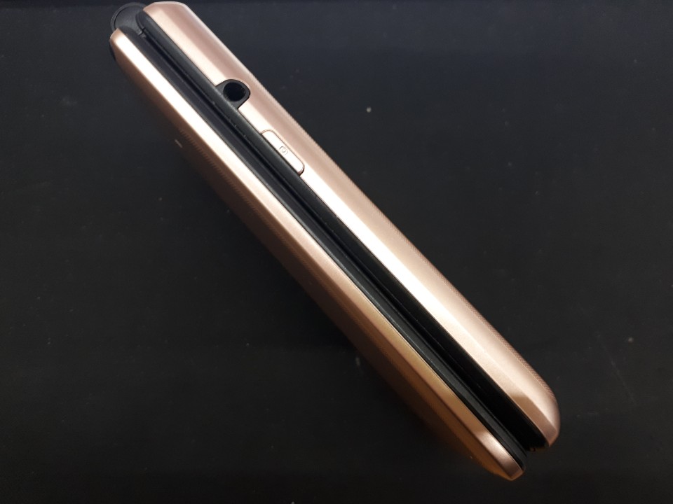 Y110S / LG스마트폴더 골드색상 판매합니다. | 세컨웨어