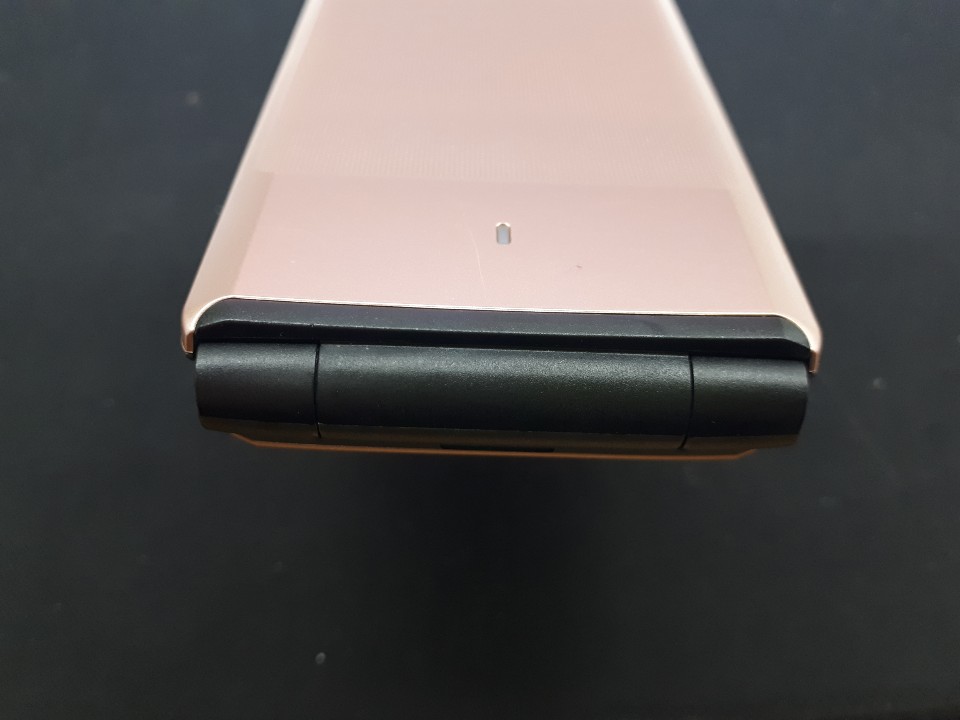 Y110S / LG스마트폴더 골드색상 판매합니다. | 세컨웨어