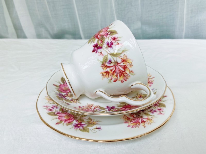 영국 콜크로그 찻잔과 디저트접시 트리오 | 헬로마켓