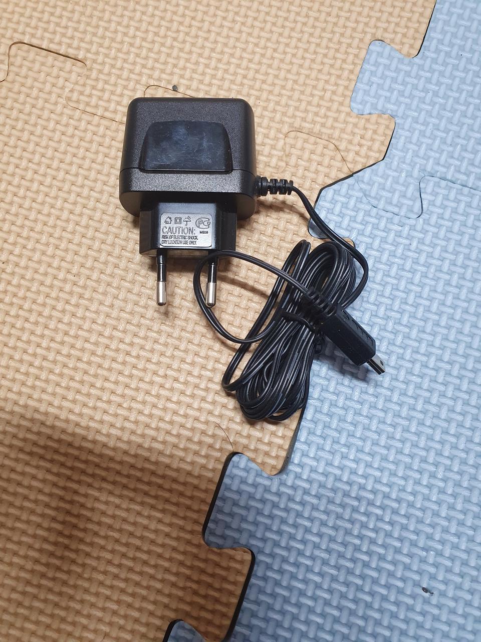 (택포) 모토로라 레이저룩 Ms500w 충전기 2개 팝니다 | 헬로마켓