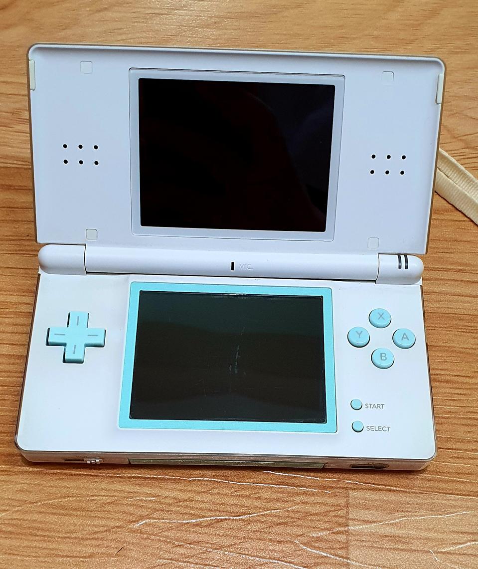닌텐도 ds lite R4 게임30여가지 팝니다 | 세컨웨어