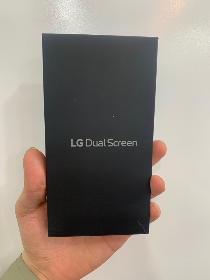 LGV50 전용 듀얼스크린 단순개봉 판매합니다 (김해... | 헬로마켓