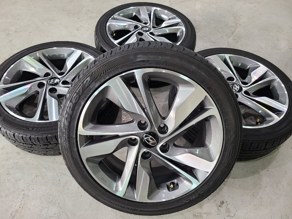 아반떼MD 17인치 휠타이어 판매합니다 | 헬로마켓