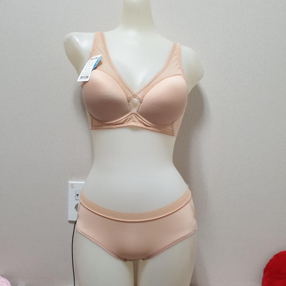 비비안 스킨핏 몰드브라팬티세트 75B/90 | 헬로마켓