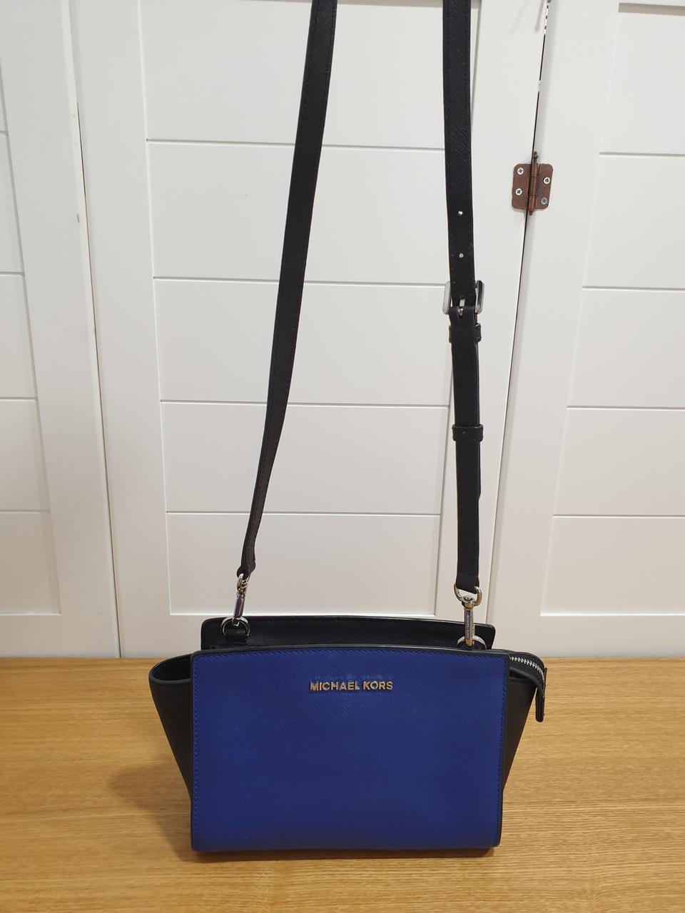 마이클코어스 정품 미니 크로스백 | 헬로마켓
