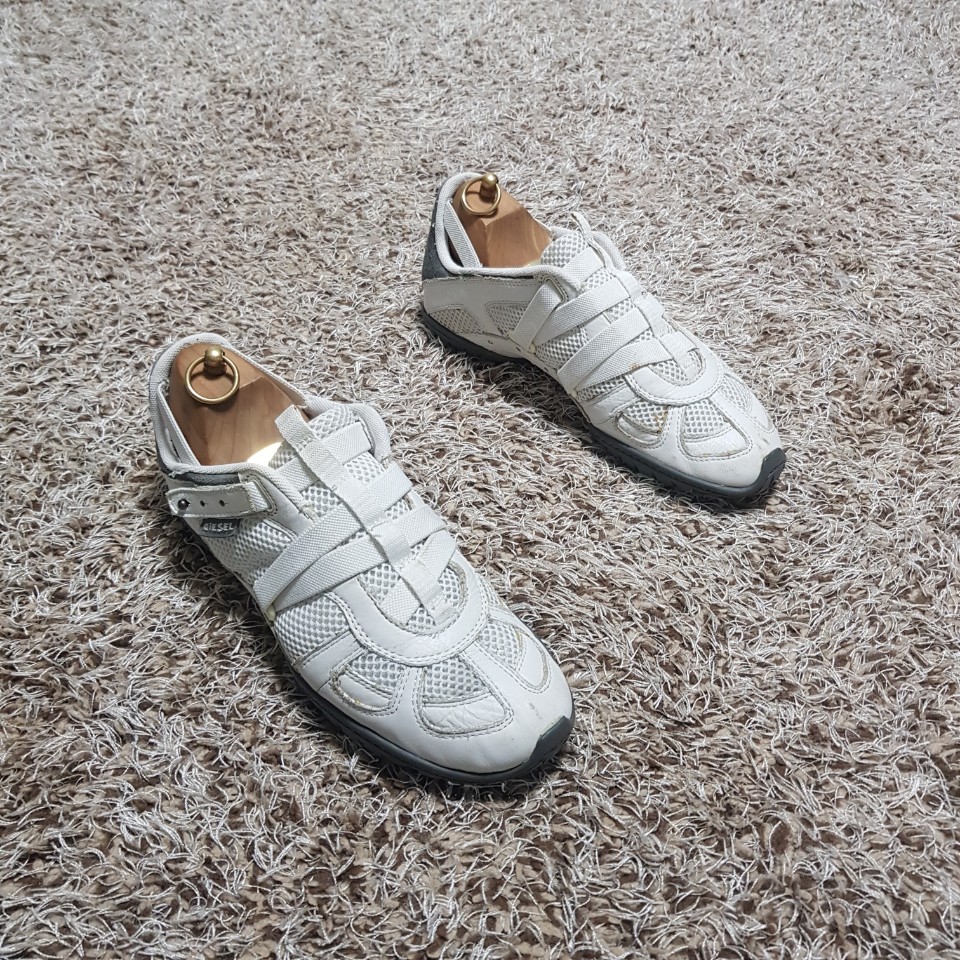 US8/260 ) 디젤 운동화 | 헬로마켓