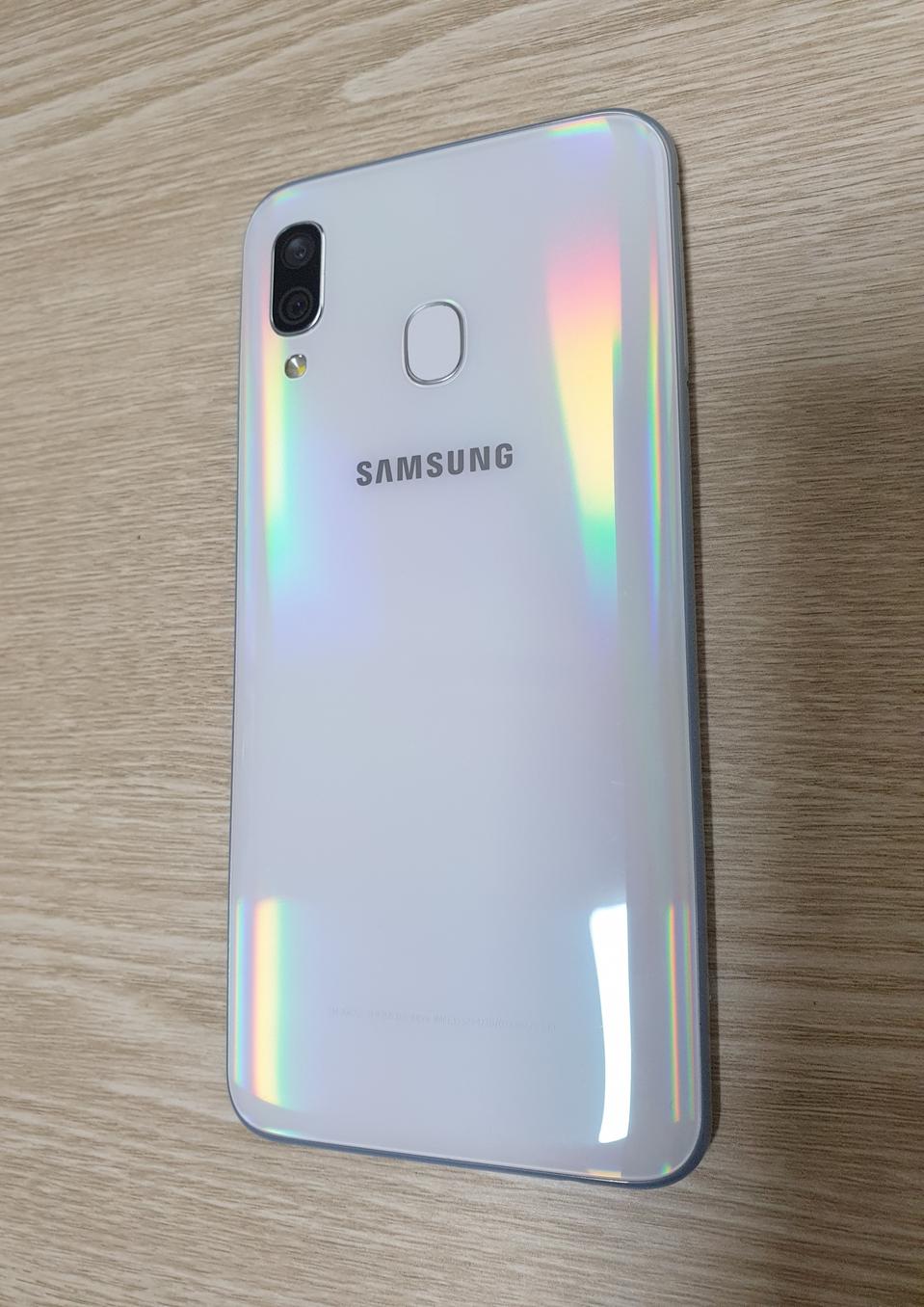 갤럭시 A40 화이트 S급 64G 급처! | 세컨웨어(헬로마켓)