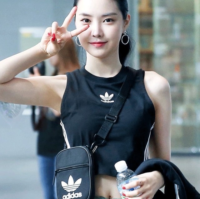 아디다스 트레포일 페스티벌 백 DV2405 (손나은 ... | 헬로마켓