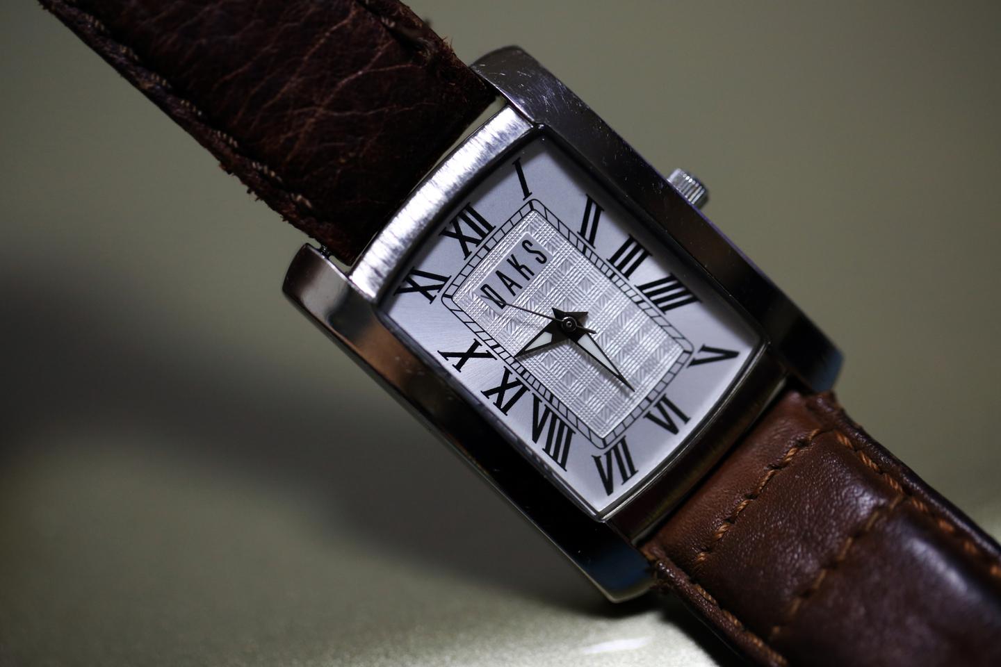 DAKS 닥스 남녀공용 가죽 손목시계 | 헬로마켓