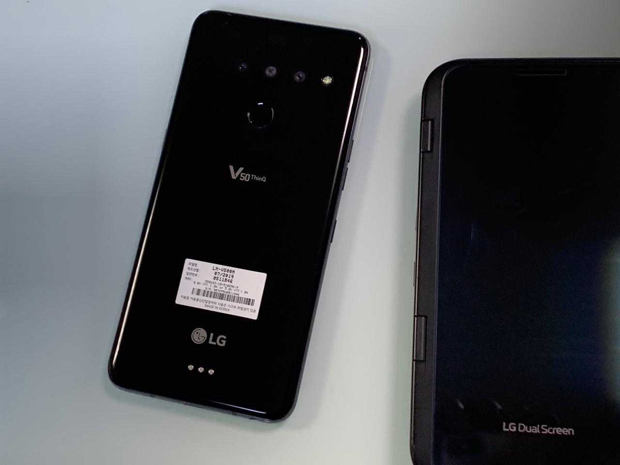 SKT V50 블랙 128G 팝니다+듀얼스크린 | 헬로마켓