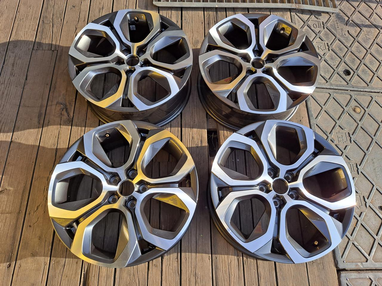 XM3 18인치 휠 판매합니다. | 헬로마켓