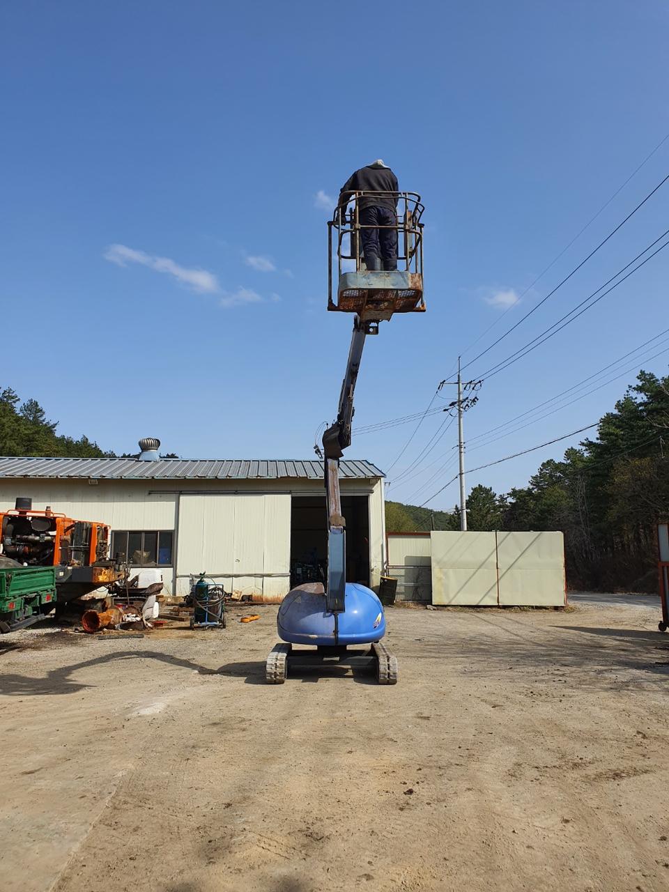 궤도고소작업대 NUL070R 7m 판매합니다. | 세컨웨어(헬로마켓)