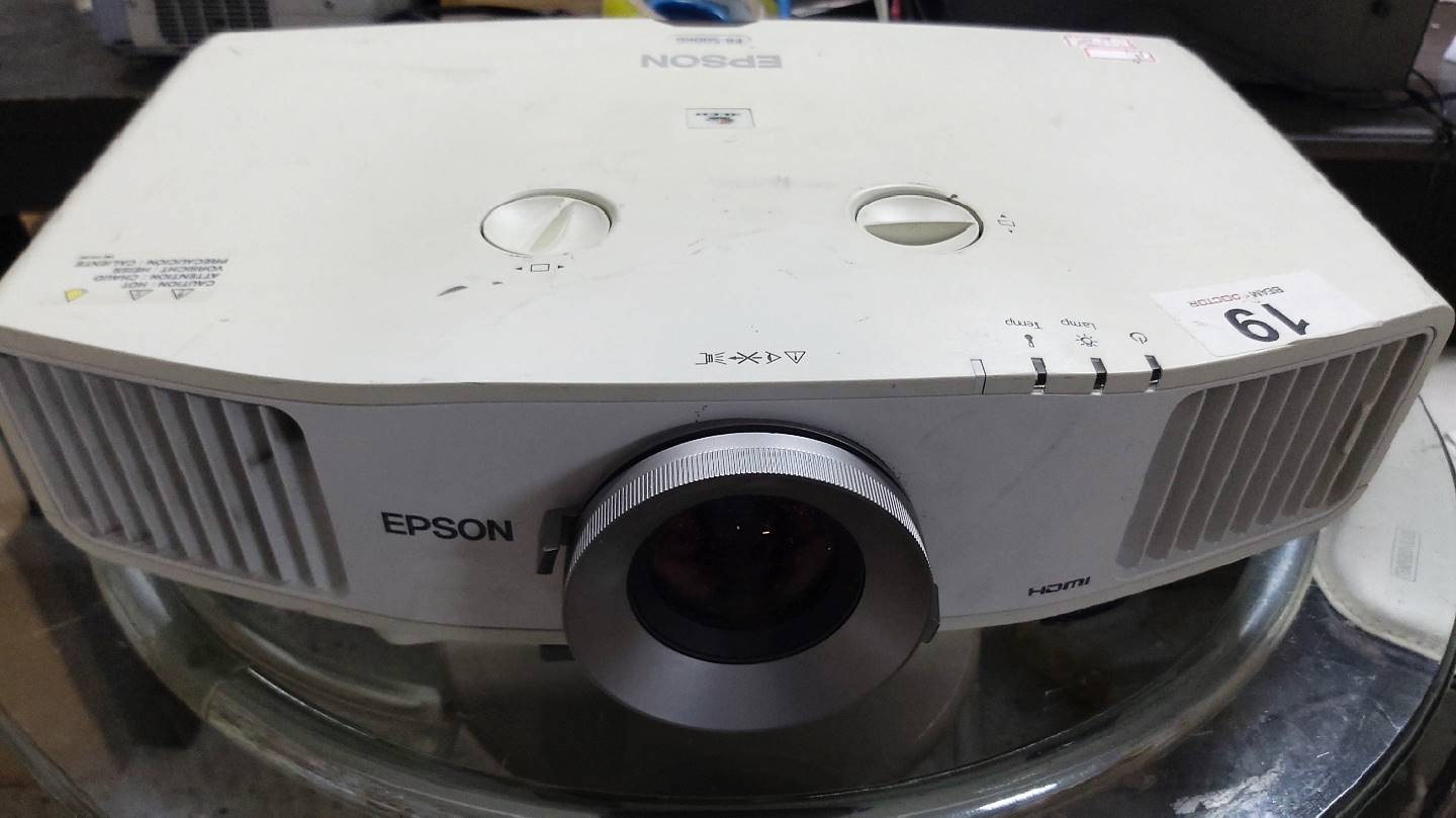엡손 EB 500KG 빔프로젝터 5000안시 엄청난성능 | 세컨웨어(헬로마켓)