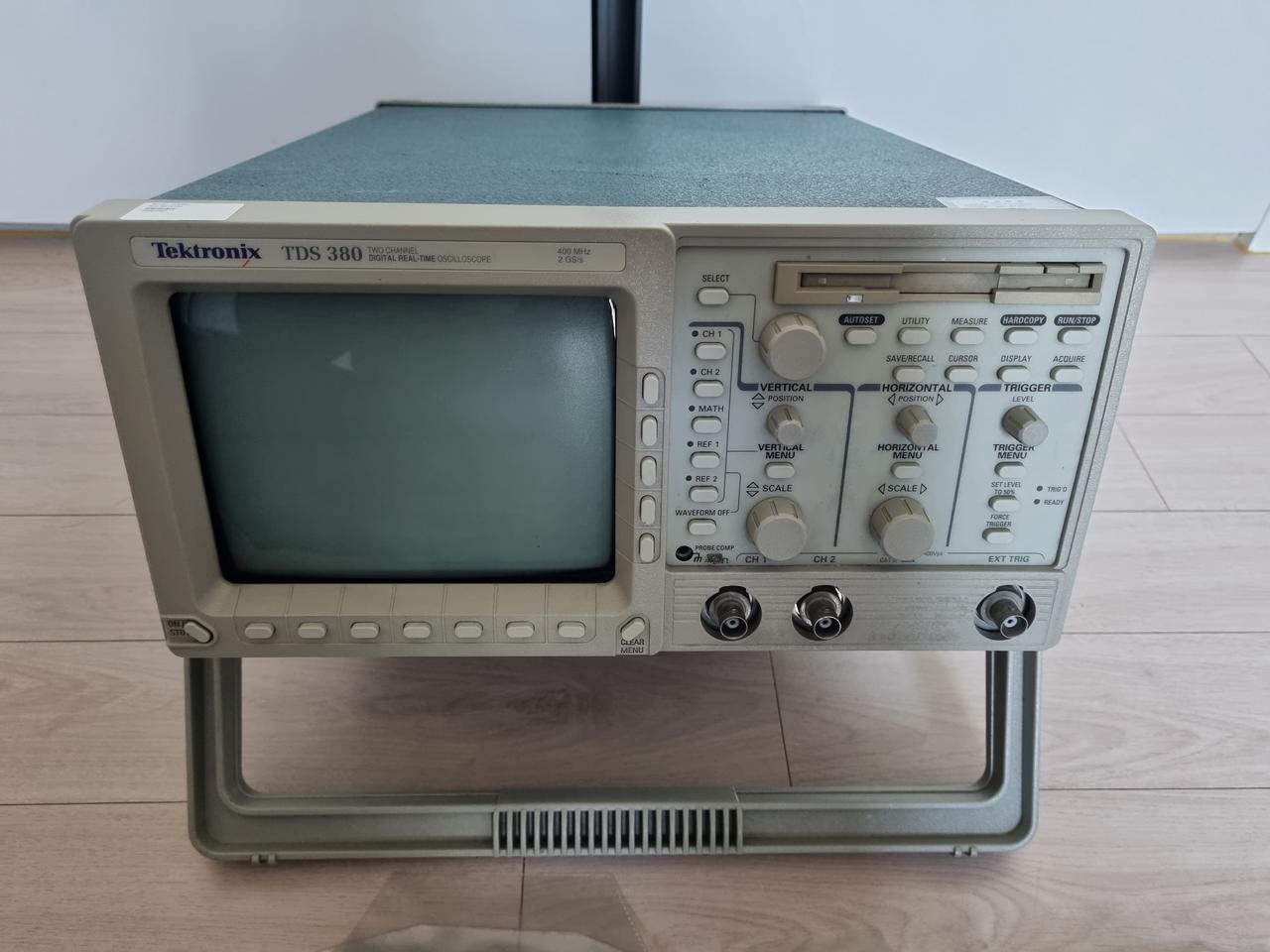 Tektronix TDS 380 Oscilloscope | 세컨웨어(헬로마켓)
