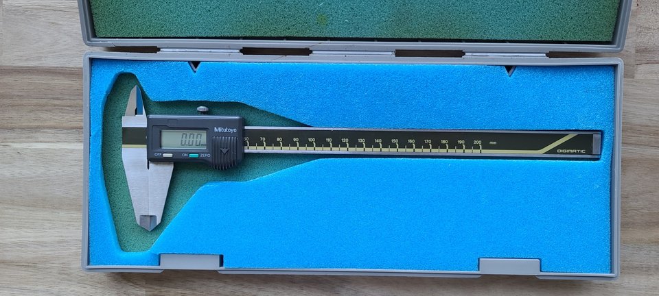 디지탈 버니어캘리퍼스 200mm Mitutoyo 세컨웨어 헬로마켓