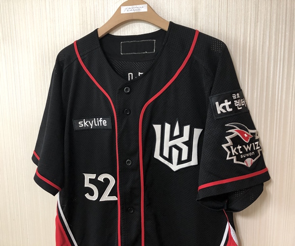 KBO KT위즈 블랙원정 선수실착유니폼/져지 #52 오현민 | 헬로마켓