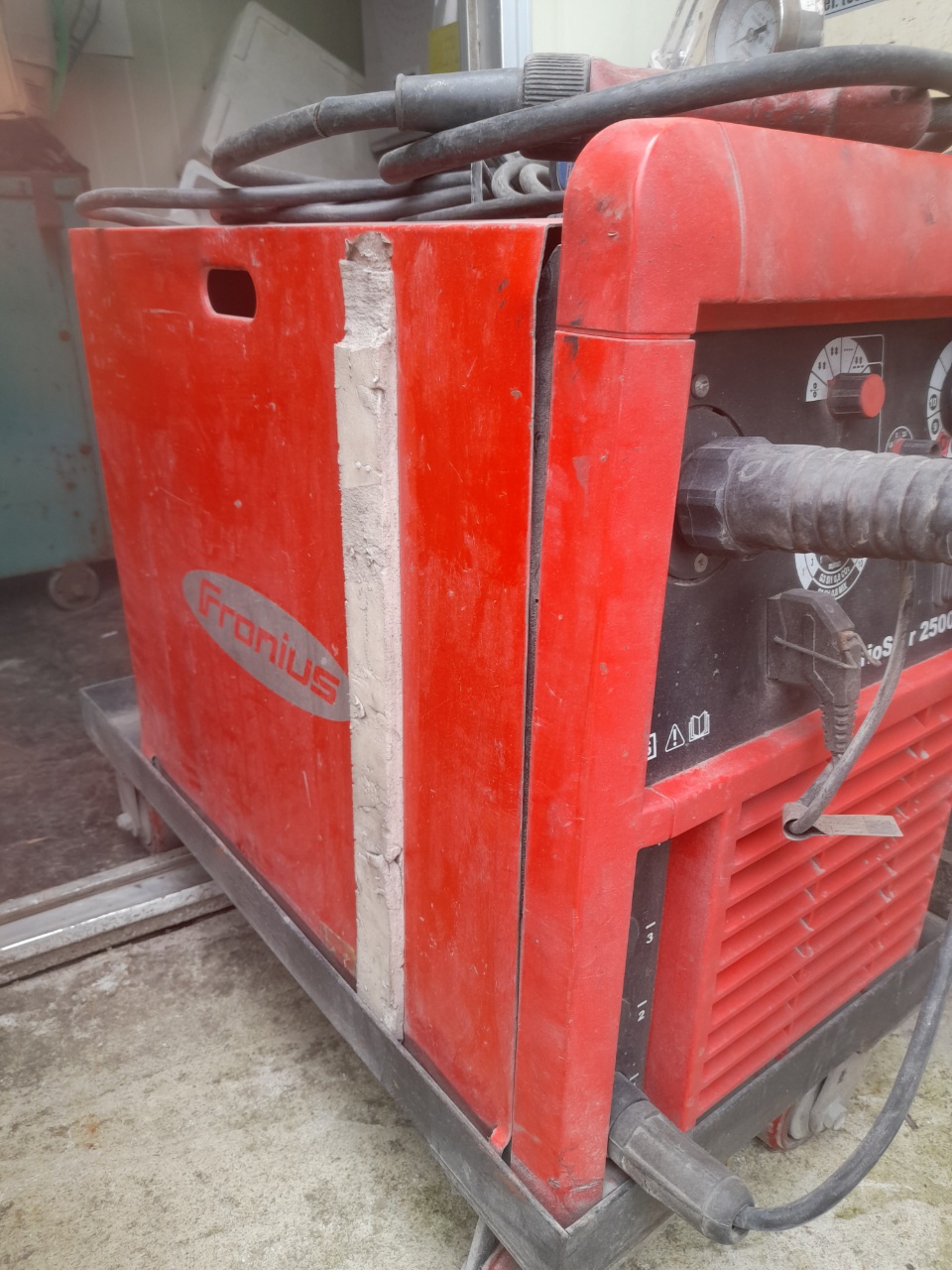 프로니우스 CO2 용접기 250A 90만원 | 헬로마켓