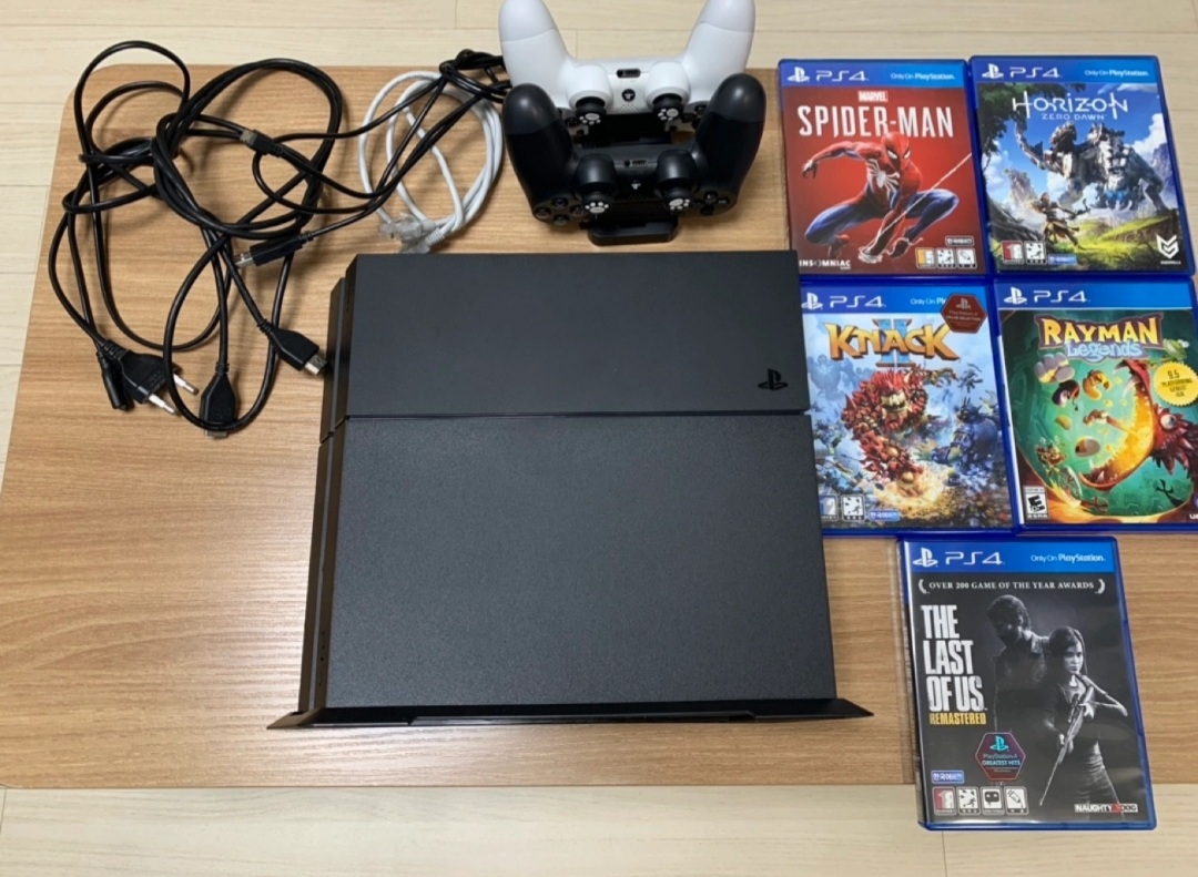 ps4 cuh-1205A(블랙) 조이스틱2개+게임... | 헬로마켓