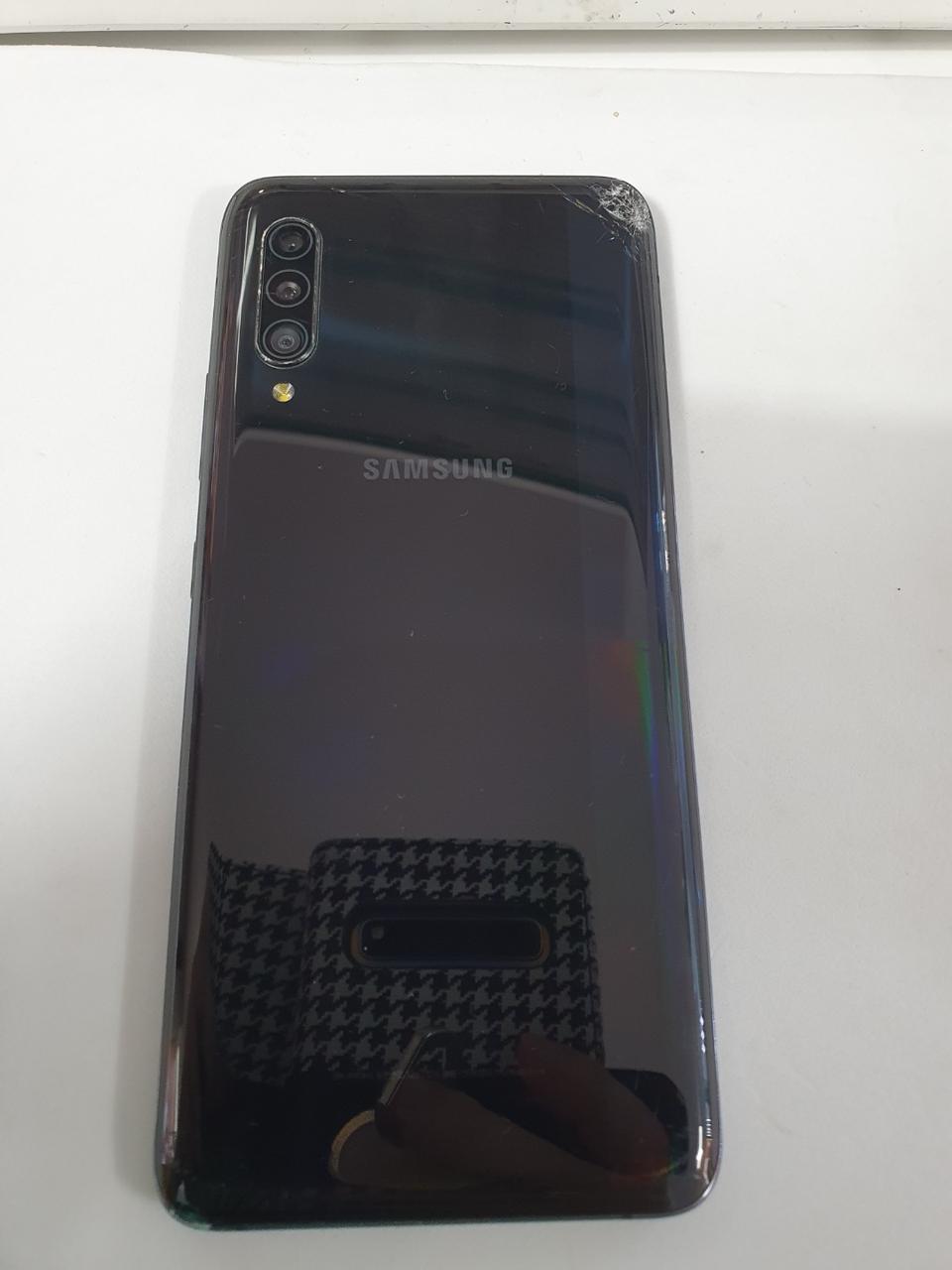 A90 5g 128기가 뒷판상단오른쪽파손13만 | 헬로마켓