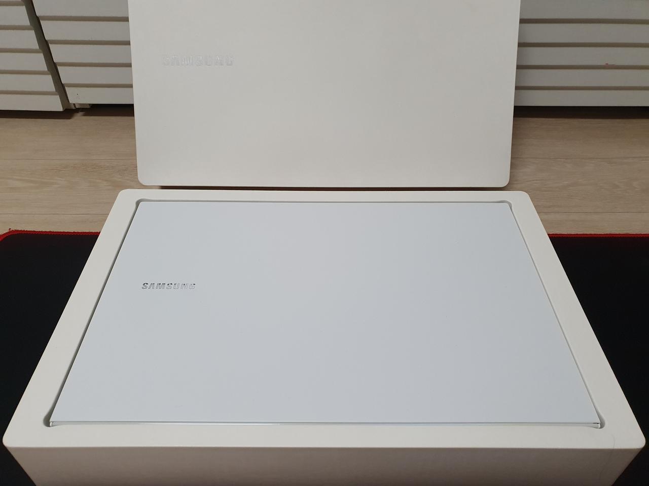 삼성 신품급 이온2 풀박스 NT950XDA-KC58W | 헬로마켓