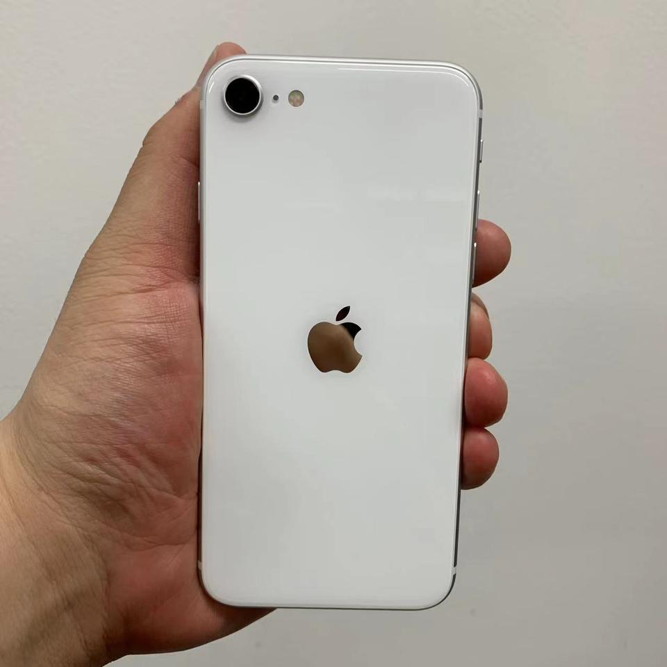 SS급 / 아이폰 SE2 64G 화이트 / 정상해지 ... | 헬로마켓