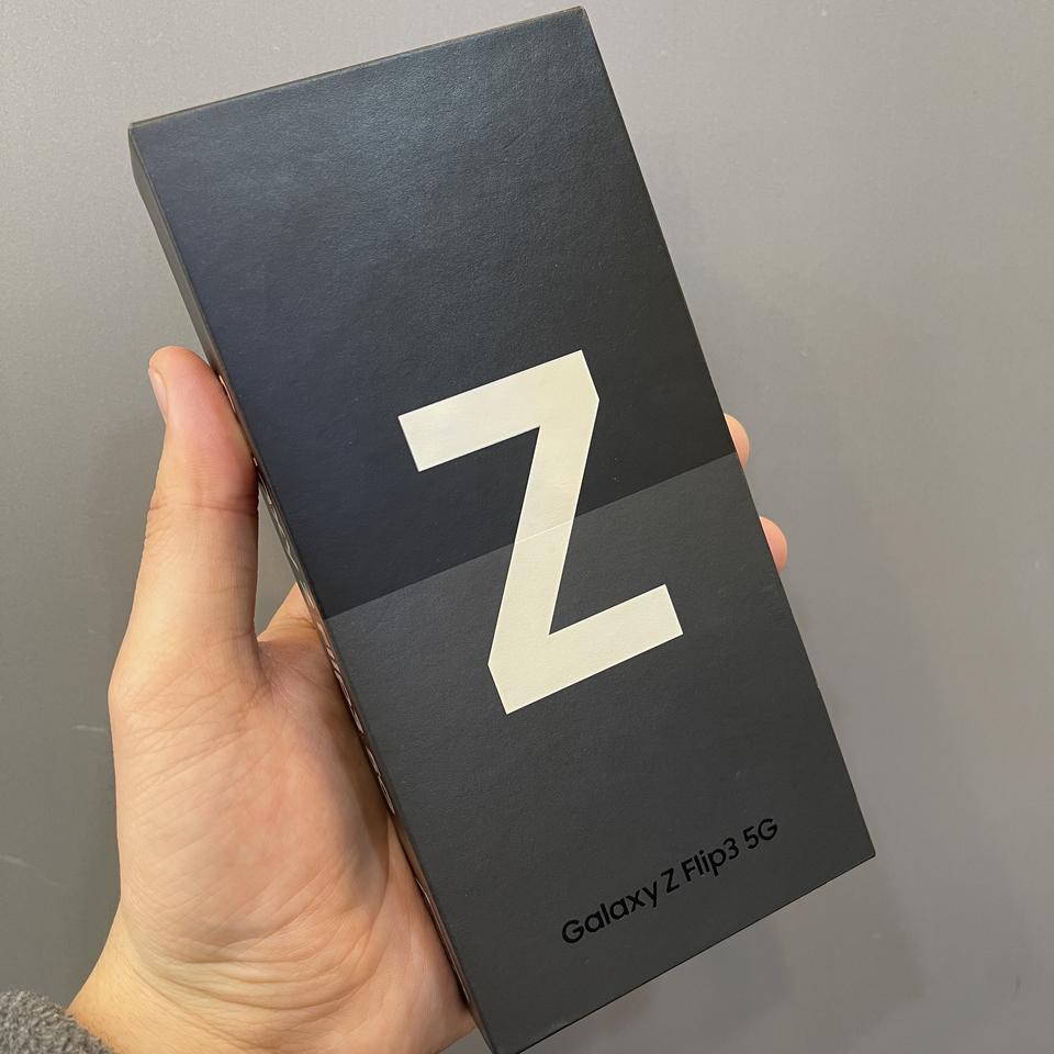 0046-제트플립3-256G-크림 SSS급 판매합니다 | 세컨웨어(헬로마켓)