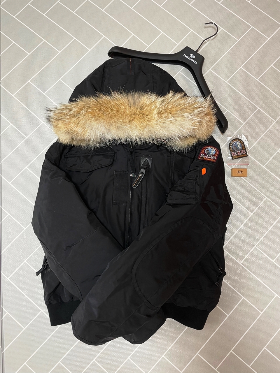#정품급처 파라점퍼스21fw고비XL남성패딩팝니다 명품... | 헬로마켓