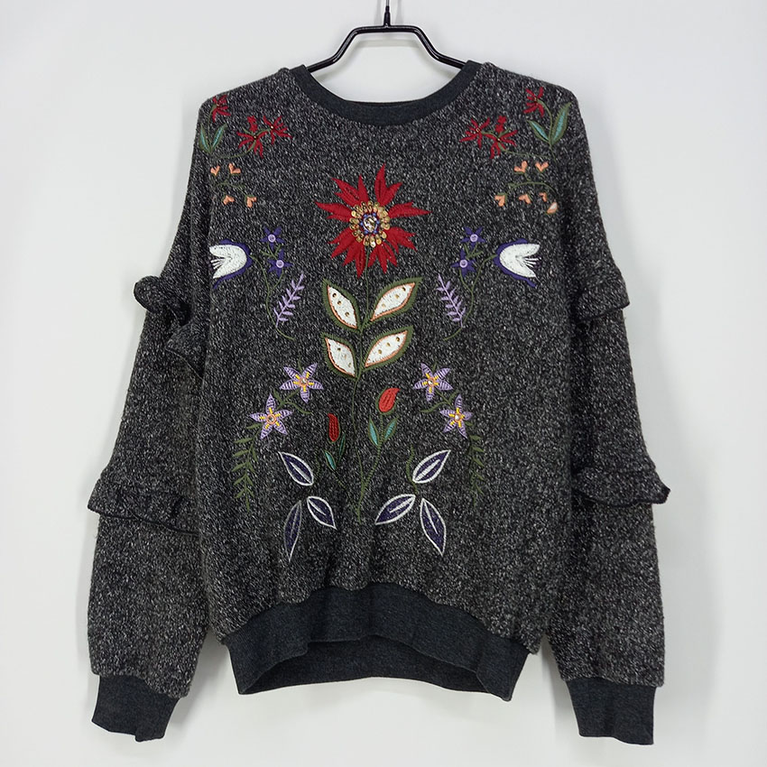 에고이스트 여성 꽃자수 부클 프릴니트티 챠콜55 (H... | 헬로마켓