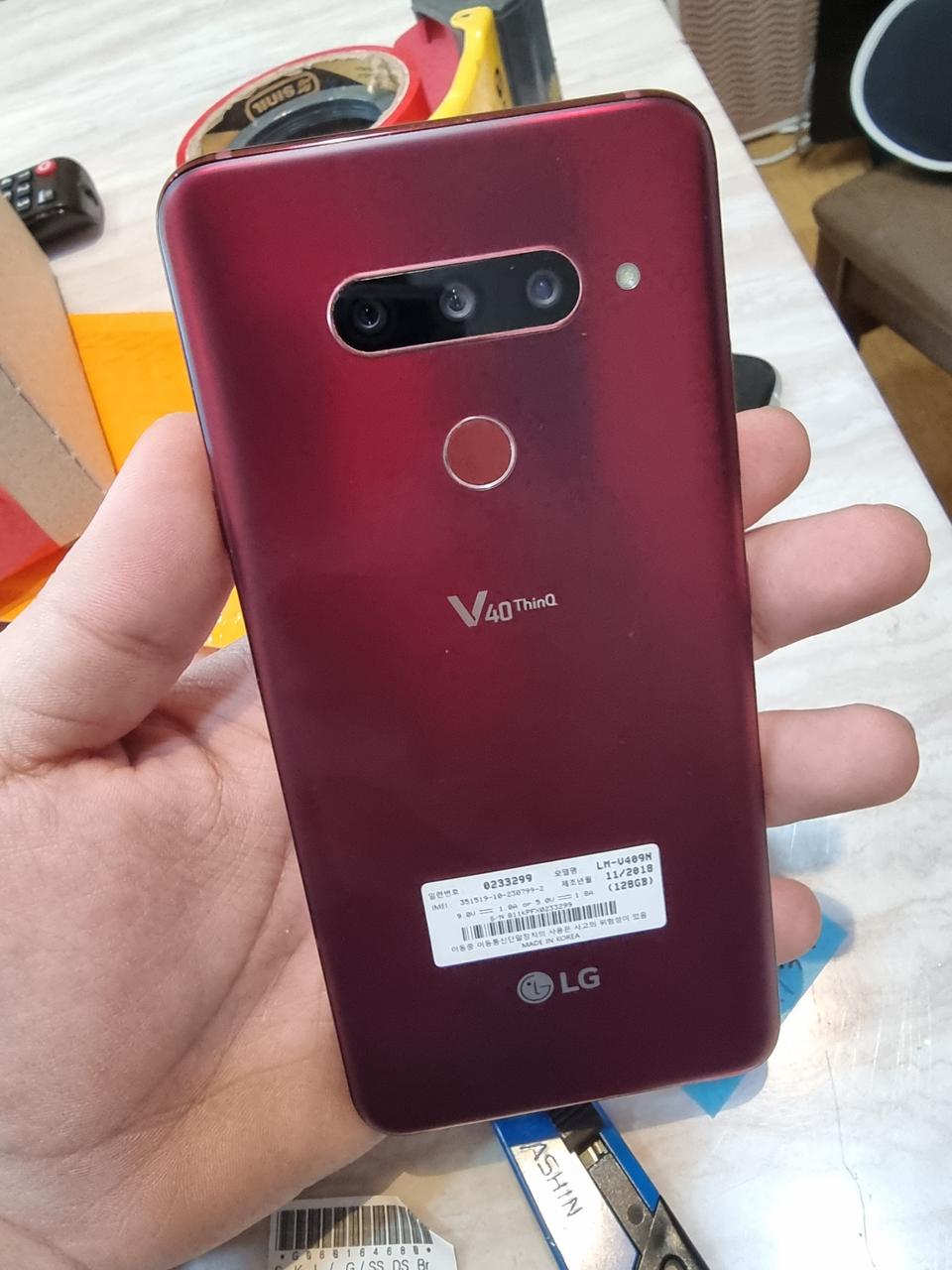 lg v40 128gb 판매합니다. | 헬로마켓