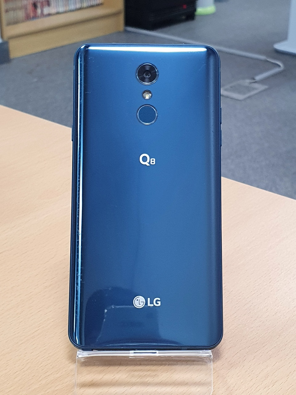 LG Q8 64GB--992712 | 헬로마켓