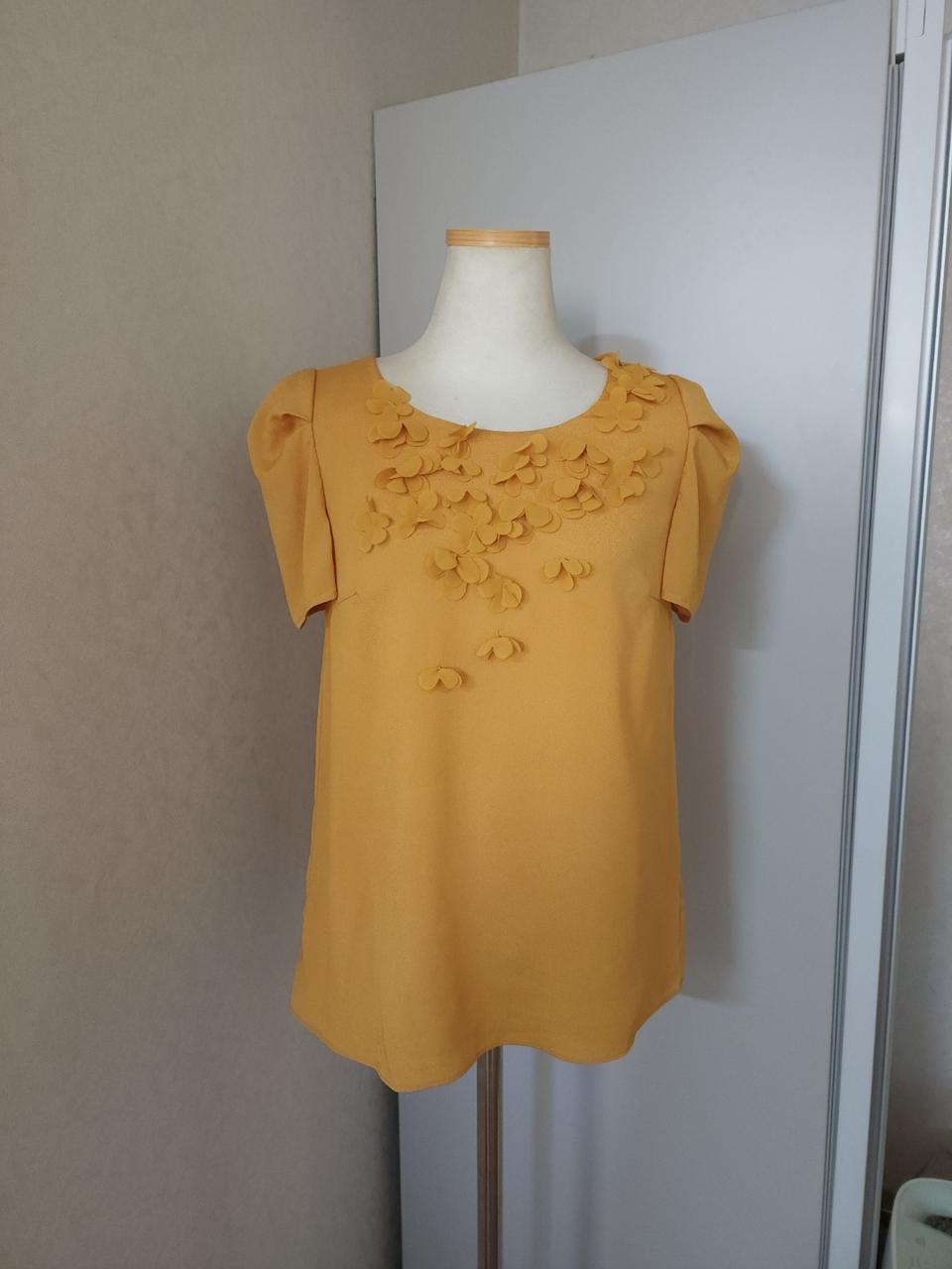 로엠 플라워장식 블라우스 | 헬로마켓