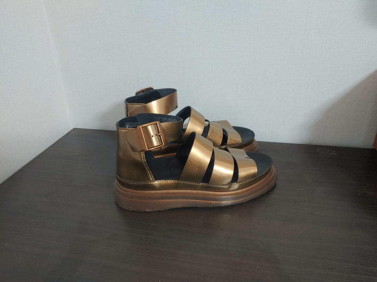 240 UK5 닥터마틴 클라리사 골드 여성 샌들 | 헬로마켓