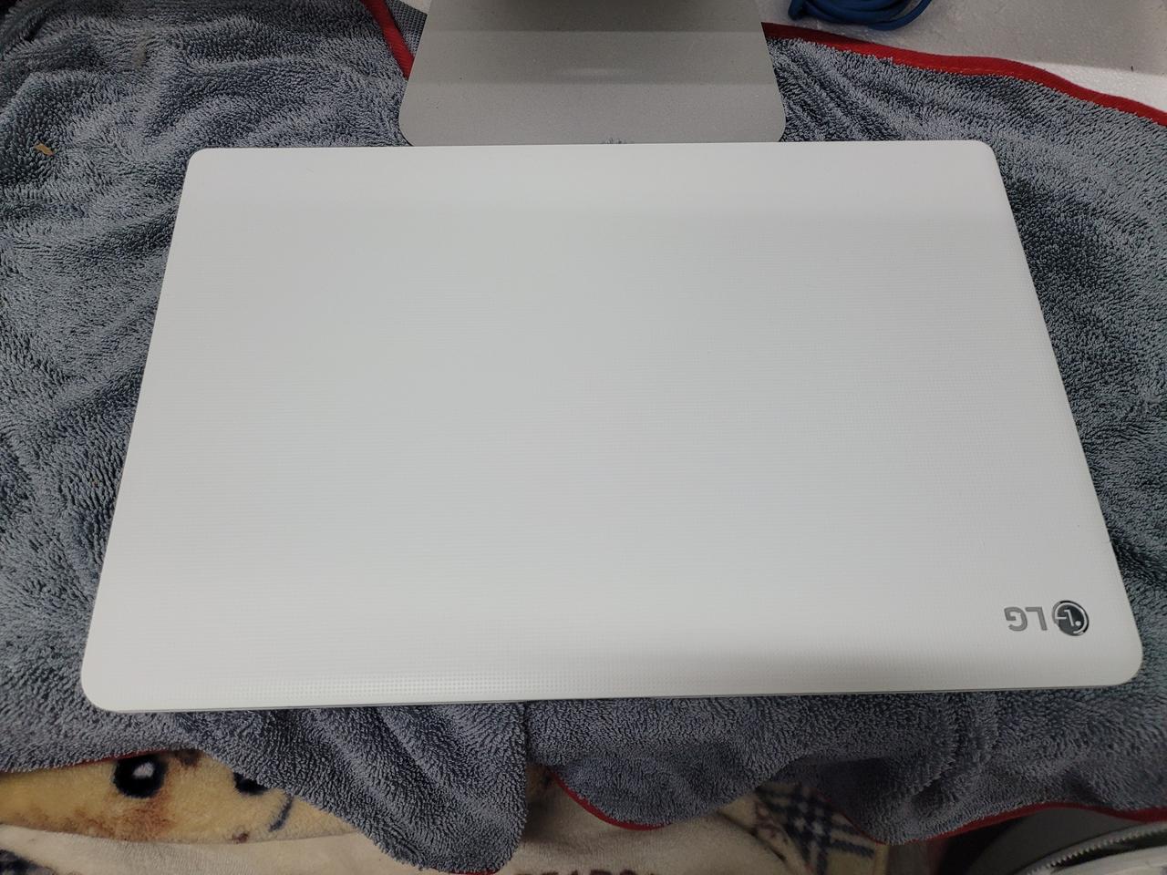 LG 15U56 램8g i5-6200 터치노트북 판매합니다 | 헬로마켓