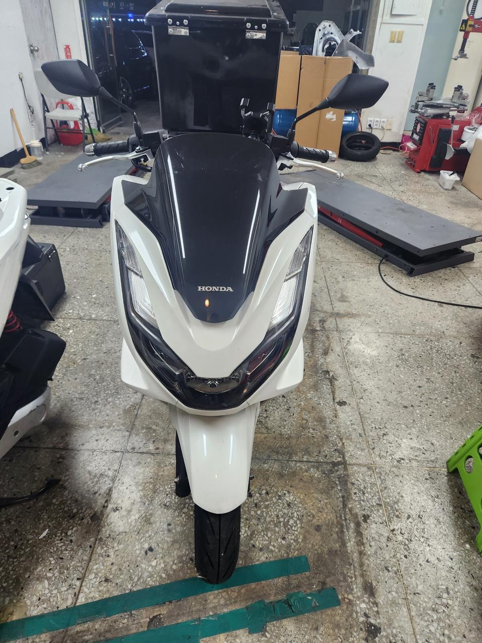 2022년 pcx신차급 1300km판매합니다 | 세컨웨어(헬로마켓)