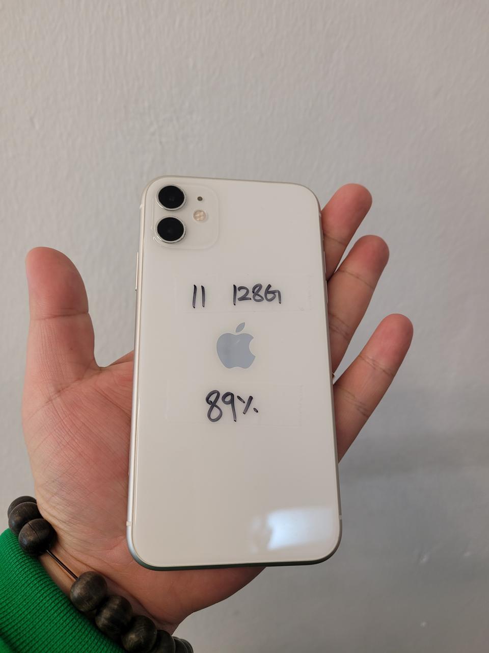 아이폰11 128G 화이트 배터리89% | 헬로마켓