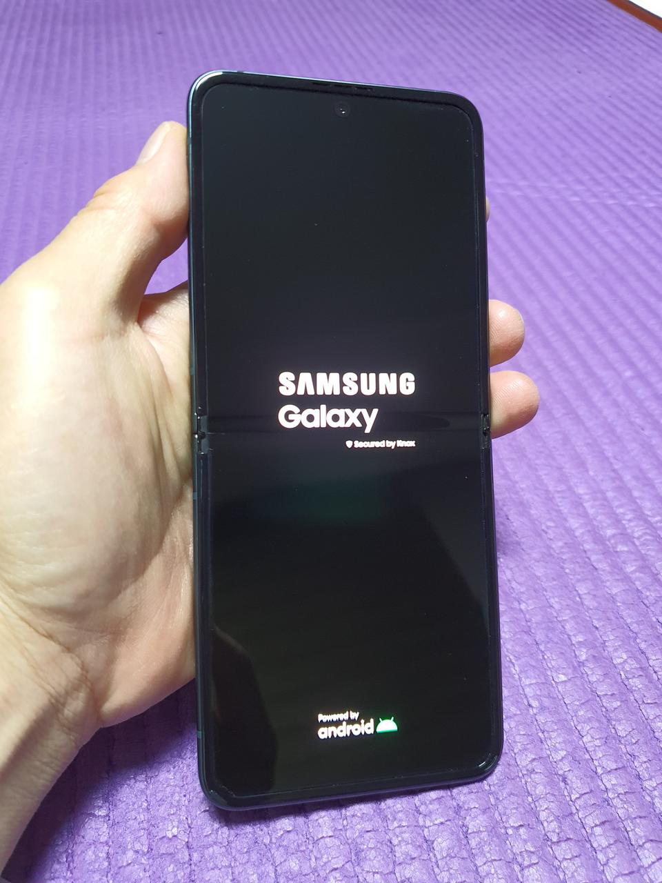 갤럭시Z플립3 256G 그린 팝니다. | 헬로마켓