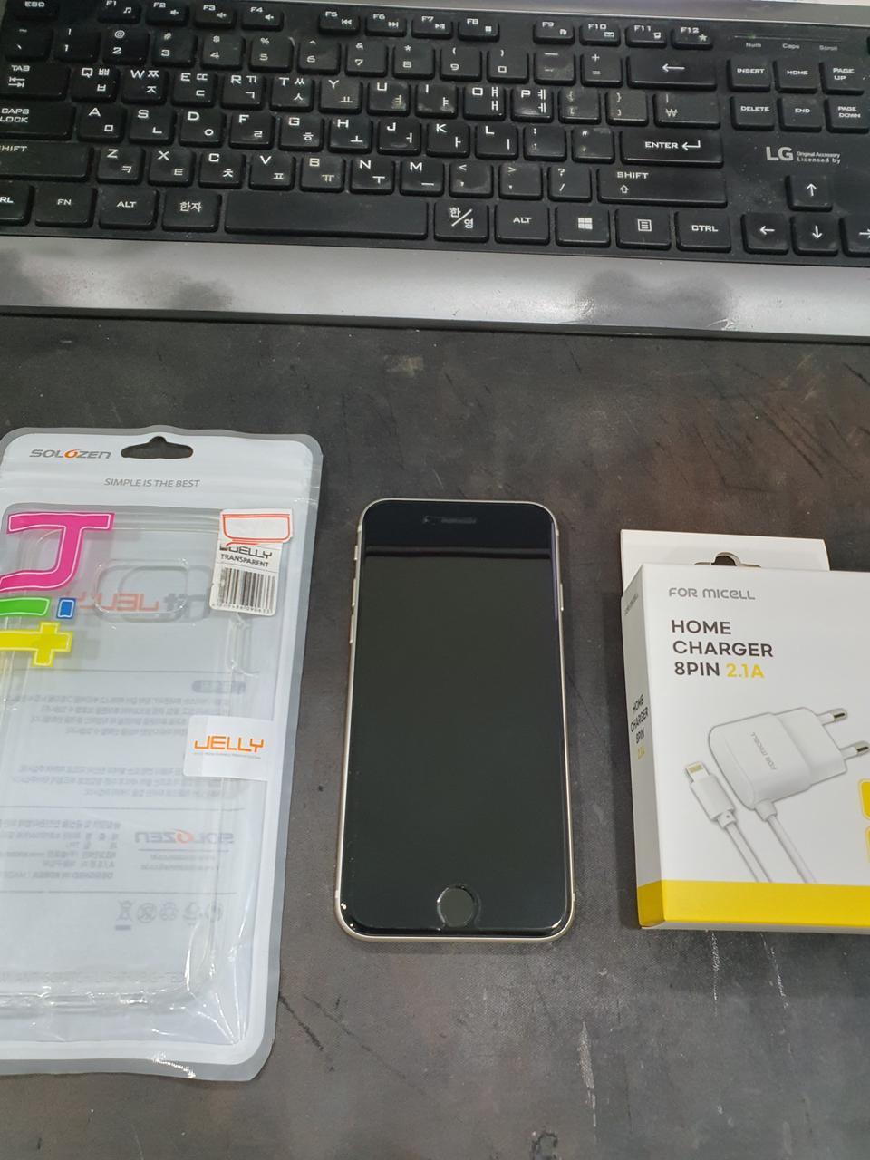 S급 아이폰SE3 화이트 64G 셋트 판매합니다 | 헬로마켓