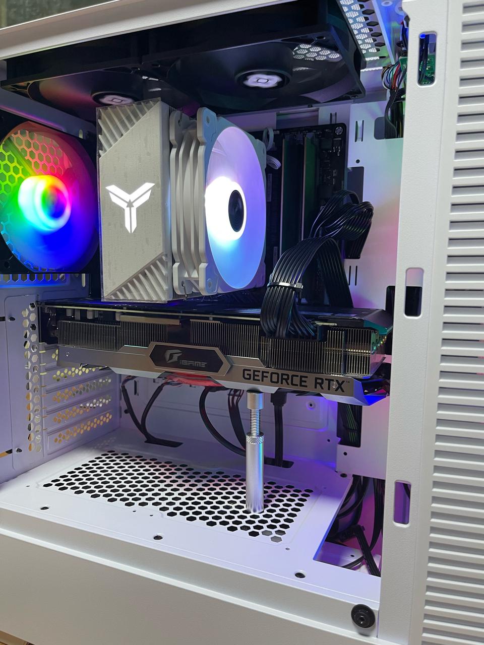 고사양 게이밍 컴퓨터 본체 5600x 3070ti 세컨웨어 헬로마켓