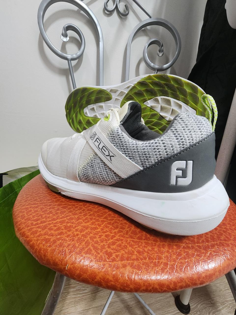 풋조이 플렉스 스파이크리스 골프화(US7.5표기255... | 헬로마켓