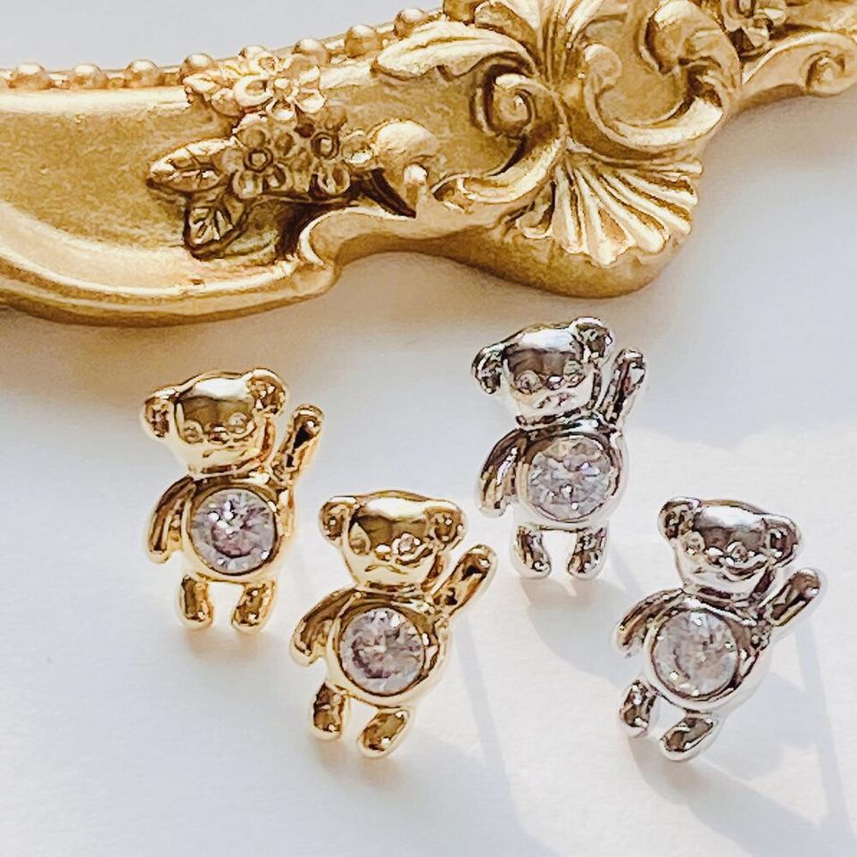 하이 베어 큐빅 귀걸이 | 헬로마켓