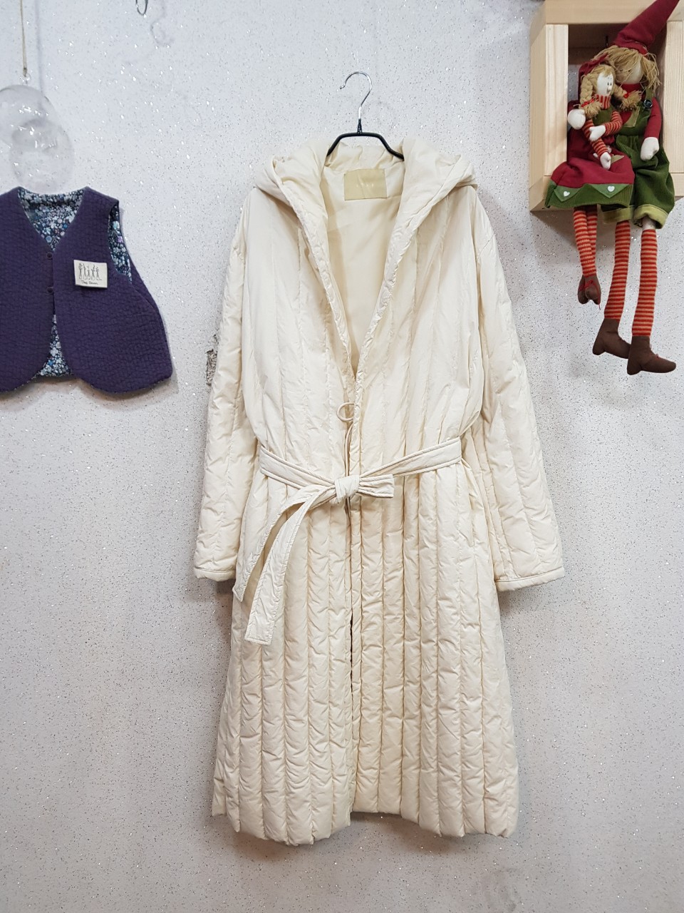 세로 후드 오픈 다운 패딩 | 헬로마켓