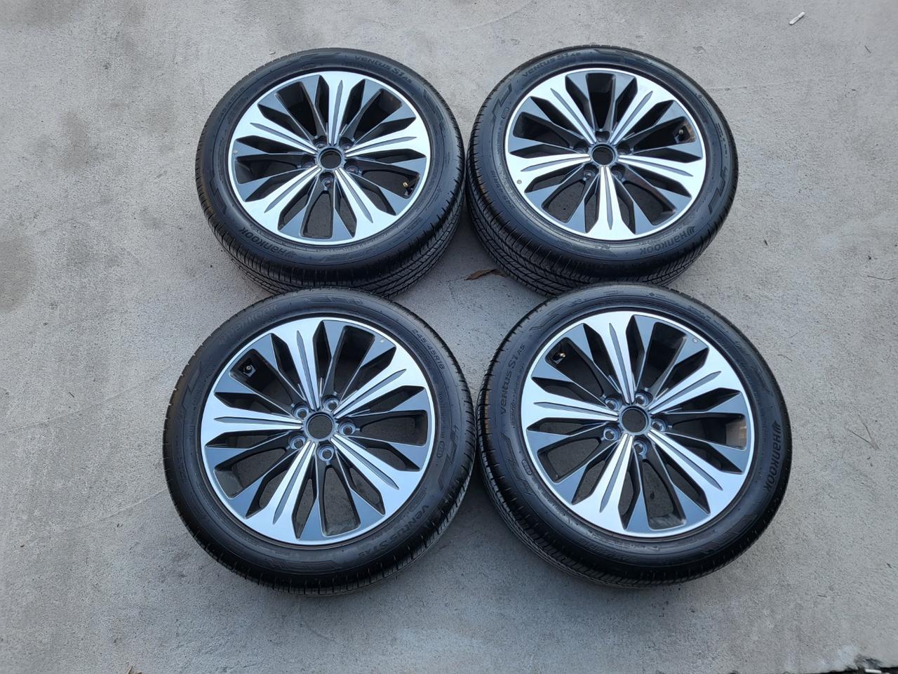 K8 18인치 신품급 순정휠 임판휠타이어 팝니다 | 헬로마켓