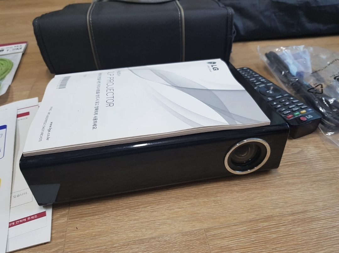 LG 미니 빔프로젝트 PA 1000 | 헬로마켓