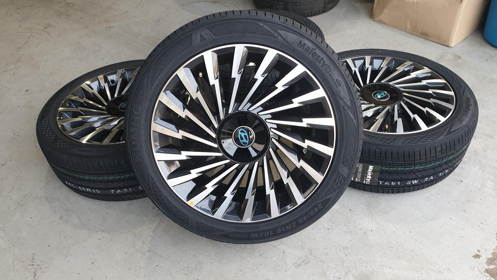 신형 그랜저gn7 순정 19인치휠타이어 | 헬로마켓