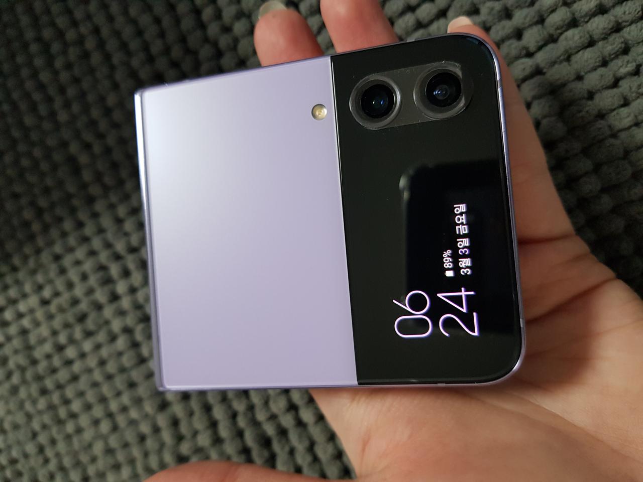 KT 갤럭시 Z플립4 5G 라벤더 256G 깨끗한A급... | 헬로마켓