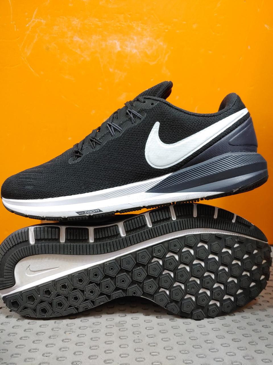 (거의새것)나이키 줌 스트럭쳐22(US8.5표기265) | 세컨웨어