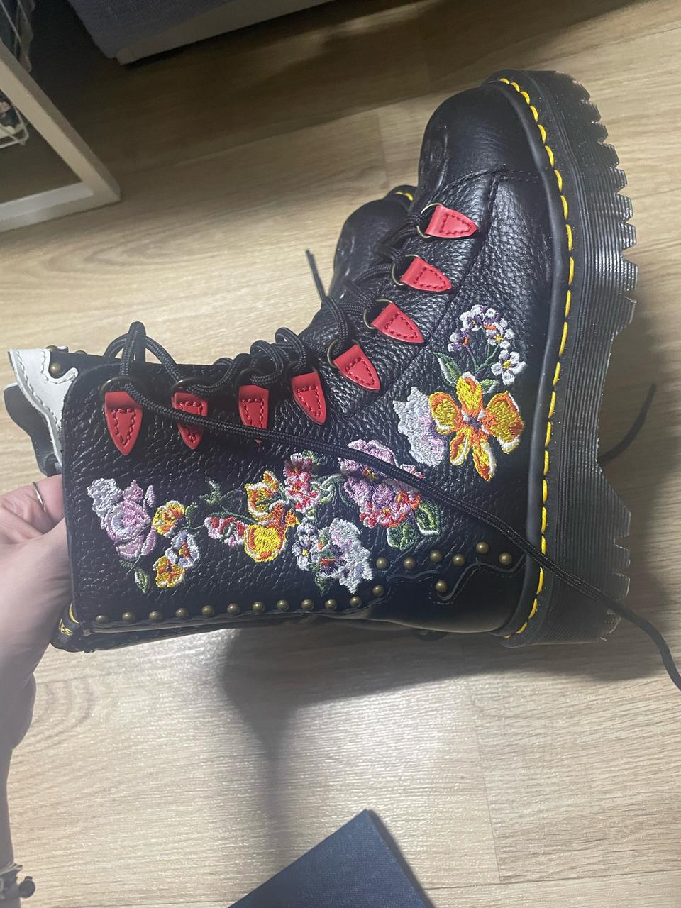 닥터마틴 나이버그 8홀 uk3(220) | 세컨웨어