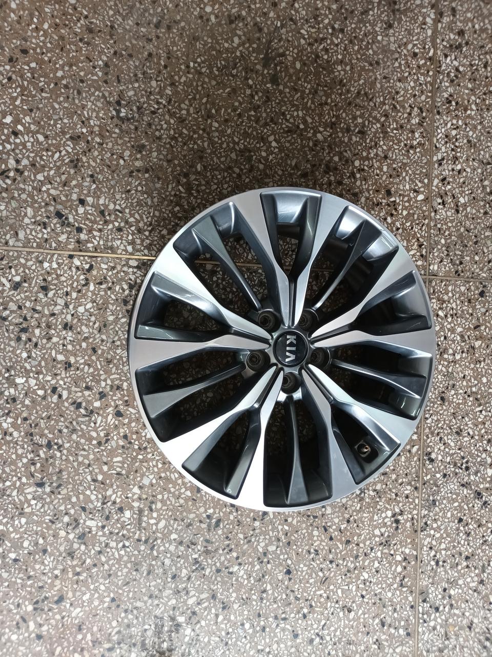 기아k8 19인치 정품휠세트(한대분) | 헬로마켓